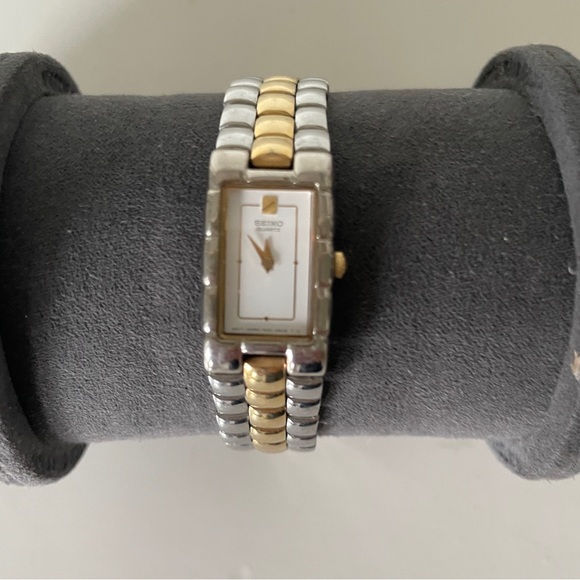 Seiko | Accessories | Vintage Ladies Seiko Quartz Gold And Silver ...